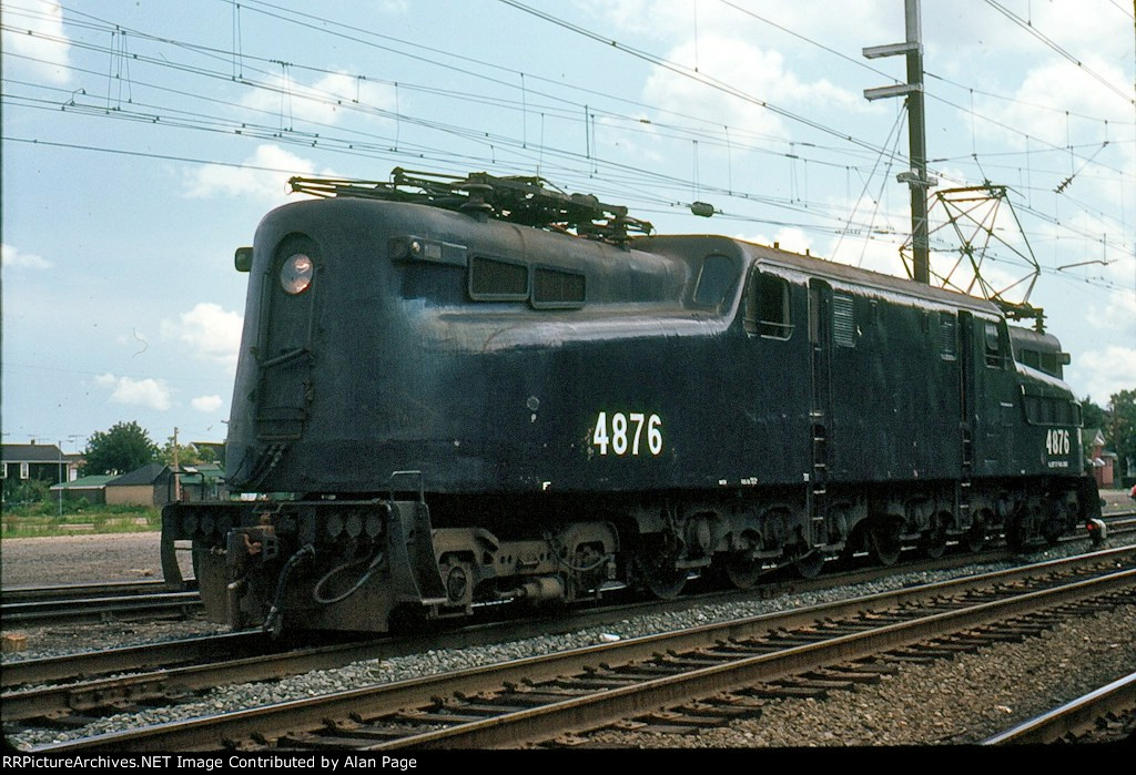 NJDOT GG1 4876 ready to head back to the engine terminal